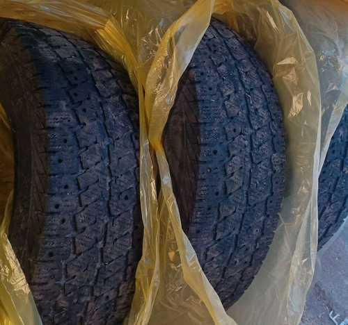 Continental IceContact 2 SUV 215/65 R16C