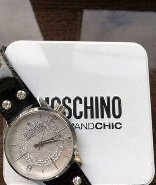 Часы moschino женские
