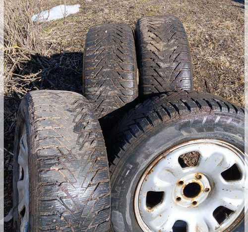 Amtel NordMaster 215/65 R16