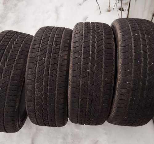 DoubleStar DW02 255/45 R20