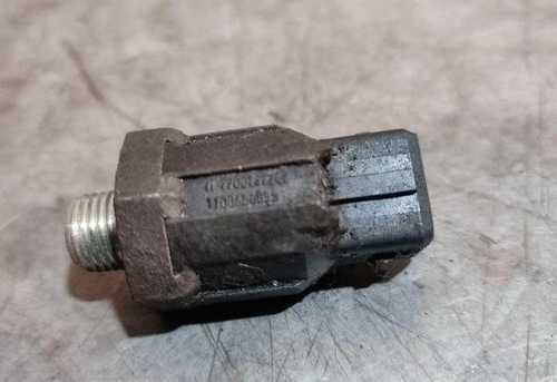Датчик детонации Renault Safrane 1994 7700732262