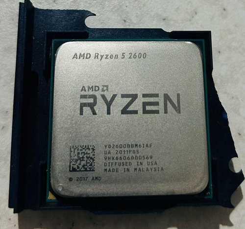 Процессор AMD Ryzen 5 2600   кулер