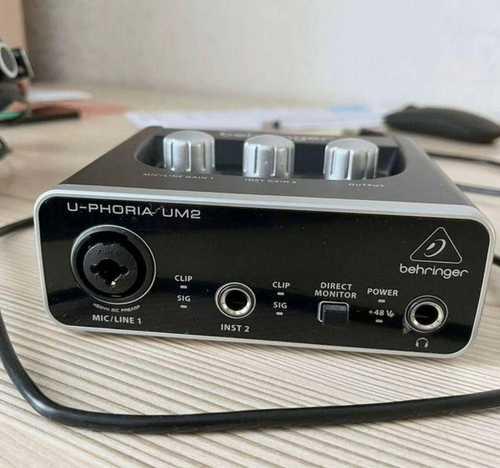 Звуковая карта behringer u-phoria um2