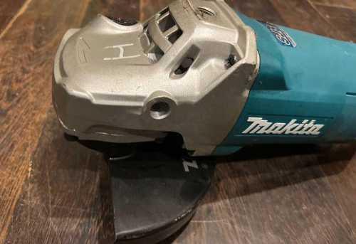 Угловая шлифовальная машина Makita GA7061R б\у