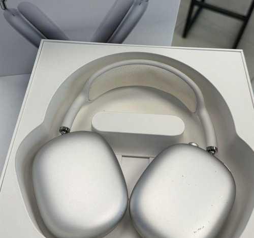 Apple airpods max silver