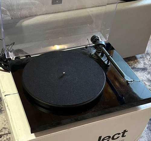 Виниловый проигрыватель Pro-Ject Debut III DC