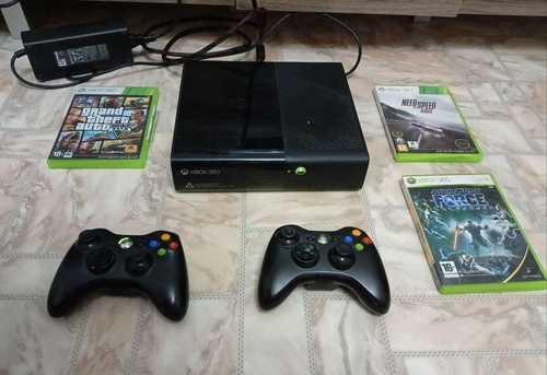 Xbox 360e + 2 джойстика