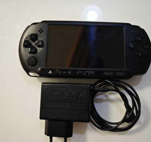 Sony PSP-E 1008 с дисками