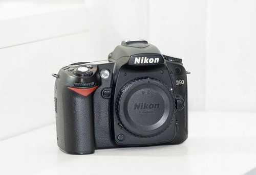 Фотоаппарат зеркальный Nikon D90 body