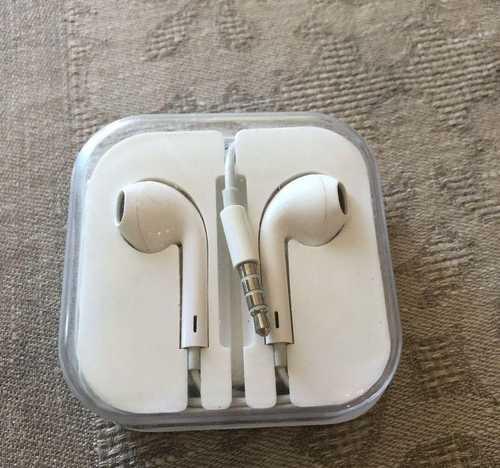 Гарнитура проводная Apple EarPods