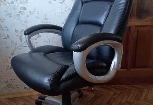 Кожаное кресло руководителя Brabix Grand EX-500
