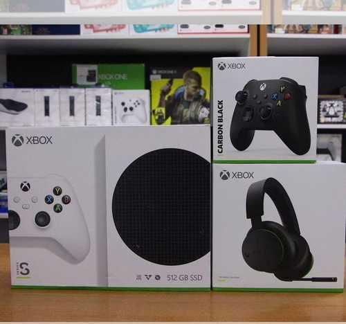 Xbox Series S + гарнитура + геймпад Black