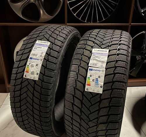 Michelin X-Ice Snow SUV 255/45 R22 и 285/40 R22 107H