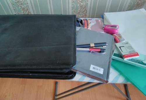 Пакет канцтоваров Папка портфель, ручки, степлер