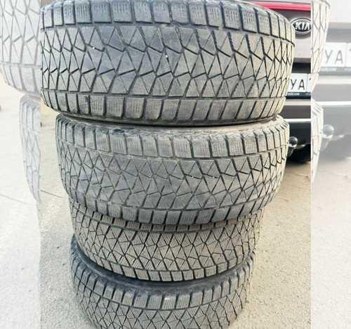 Bridgestone Blizzak DM-V2 225/60 R17