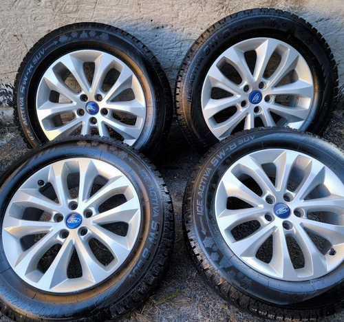 Комплект колес оригинальные диски Ford R17 225/60