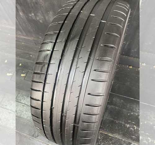 Michelin Pilot Sport 4 245/45 R19