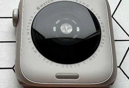 Apple Watch SE 2 (2023) 44mm на iCloud