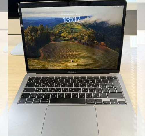 Apple MacBook air 13 2020 i3 8 gb 256 SSD