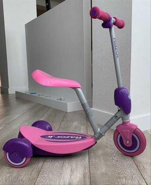 Самокат электрический для самых маленьких Razor jr