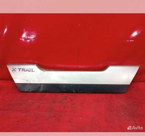 Накладка крышки багажника Nissan X-Trail 2 T31