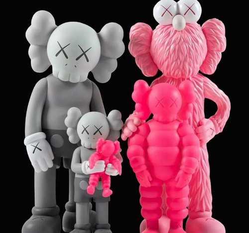 Фигуры Kaws Family