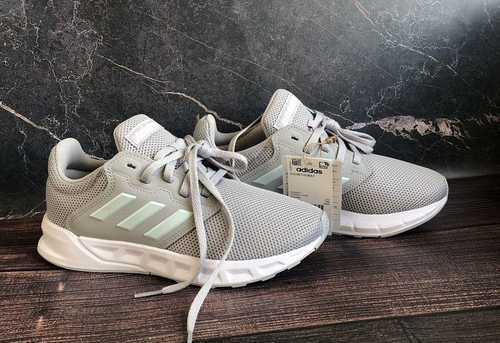 Кроссовки женские adidas размер 35,5