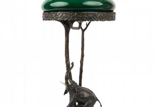 Антикварная настольная лампа с фигурой слона. Вена