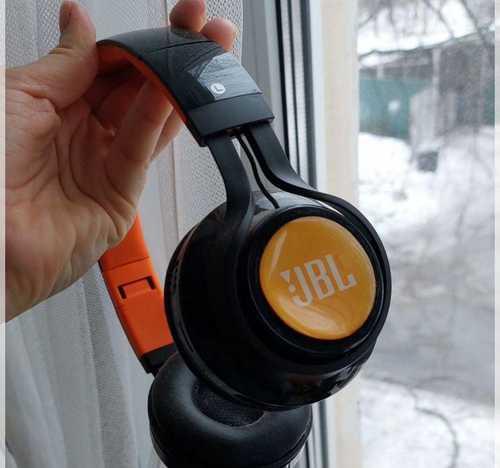 Беспроводные наушники JBL s110