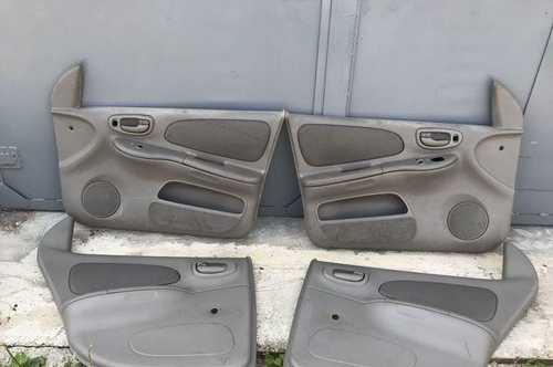 Dodge Neon 99-04 Обшивка двери