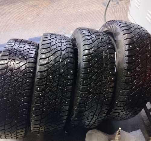 Viatti Bosco Nordico V-523 215/70 R16