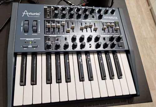 Аналоговый синтезатор Arturia minibrute