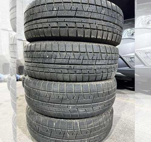 Yokohama Ice Guard IG50  215/60 R16 95Q