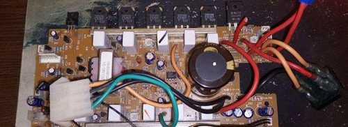 Транзисторы Toshiba С5197 на плате усилителя