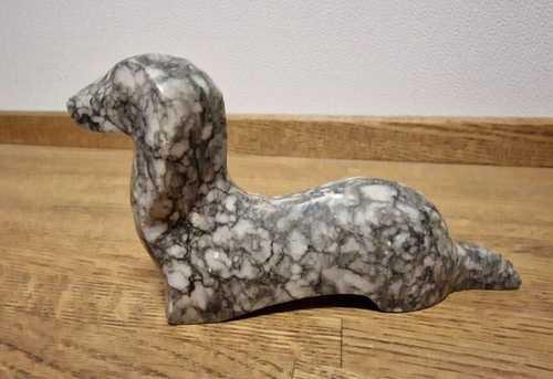Статуэтка мрамор собака такса