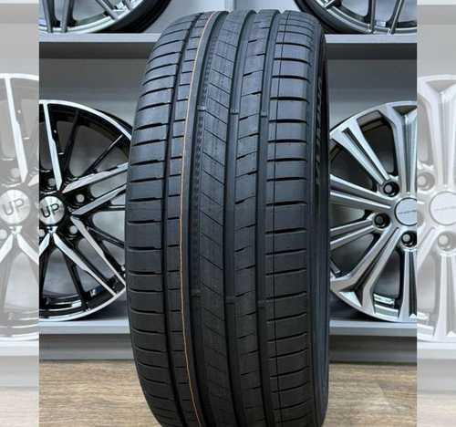 Kumho Ecsta Sport PS72 225/45 R18 и 255/40 R18 95Y