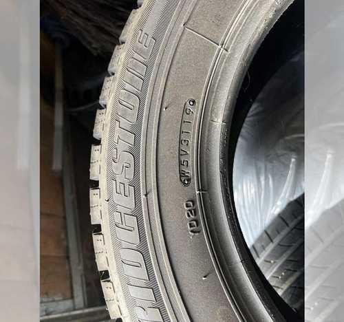 Bridgestone Blizzak Revo GZ 205/60 R16 92S