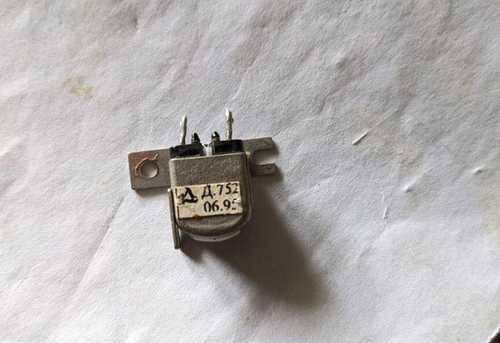 Стеклоферритовая головка кассетного магнитофона