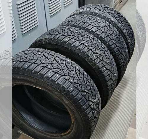 Bridgestone Blizzak Spike-02 215/60 R16 95T