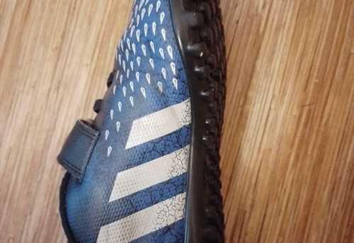 Футбольные бутсы adidas predator freak