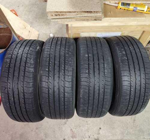 Yokohama BluEarth E70 215/55 R17 94V