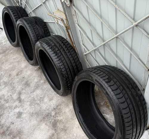 Triangle Sportex TSH11 245/40 R19 и 275/35 R19 202M