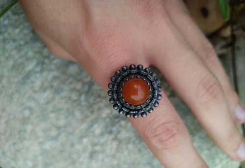 Старинное кольцо с янтарем