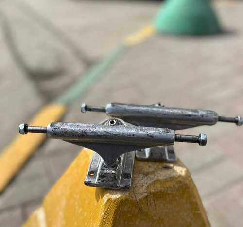 Independent titanium 139