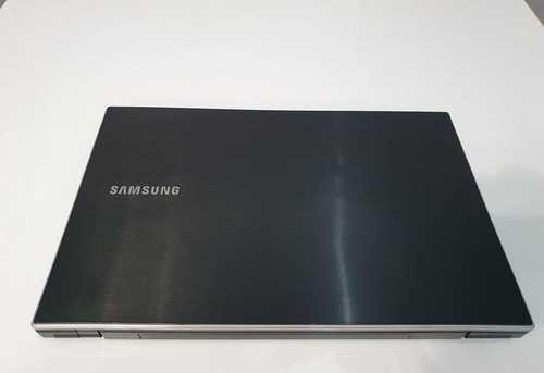 15.6" Samsung NP300V5A, 120 ГБ, Core i7-2670QM, RAM 16 ГБ, GeForce GT 520MX 1 ГБ