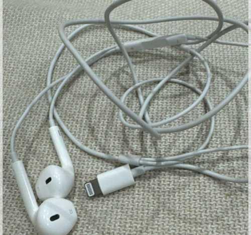 Наушники earpods проводные