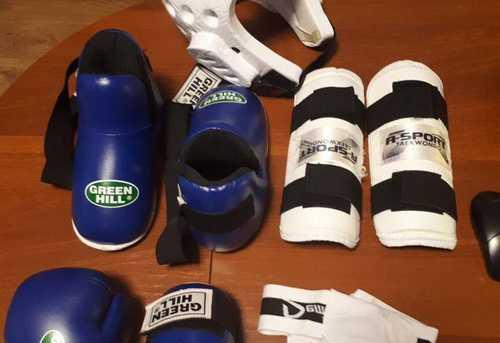 Амуниция тхэквондо Шлем защита голе футы перчатки