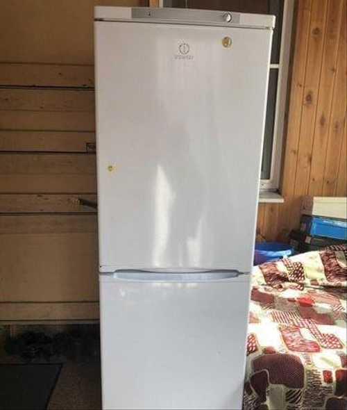 Холодильник Indesit SB167.027