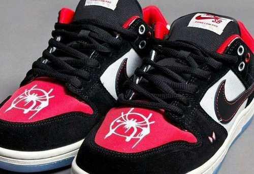 Кроссовки Nike SB Dunk low x Spider Man