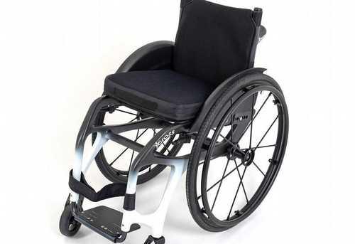 Лёгкая инвалидная коляска из карбона iCross active